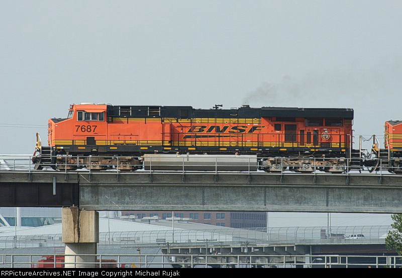 BNSF 7687